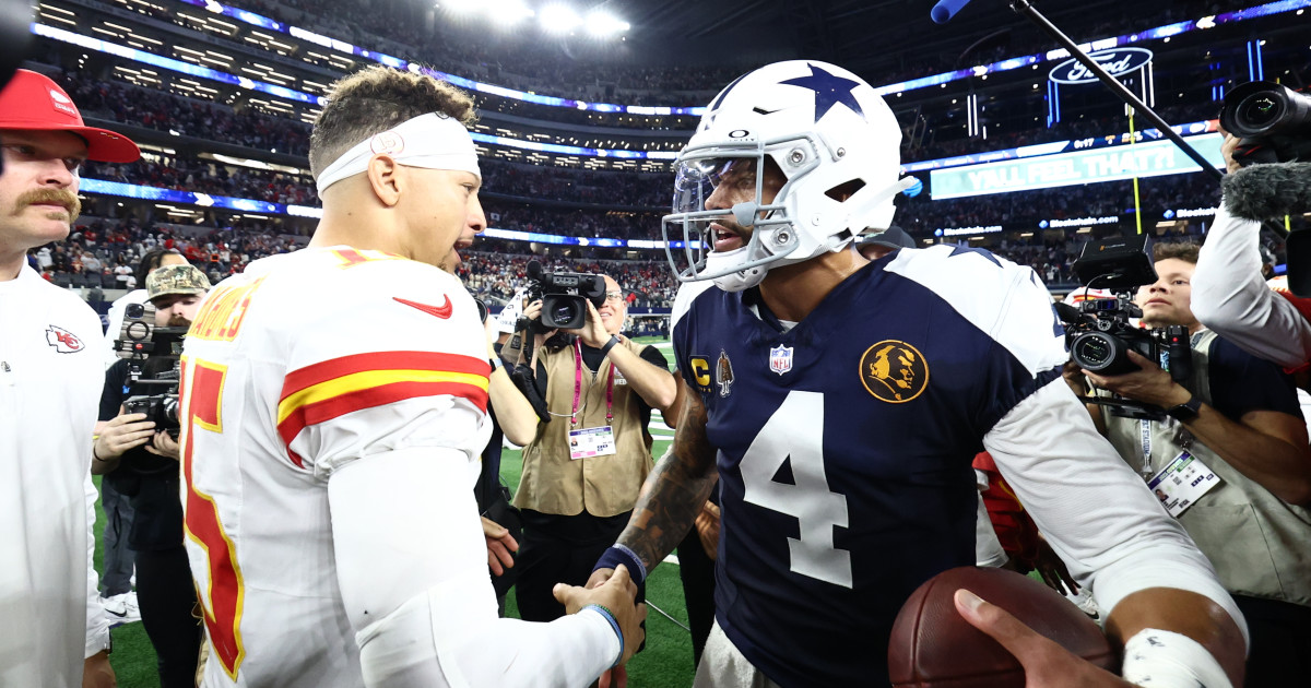 Postgame Handshake Between Patrick Mahomes, Dak Prescott Draws ...