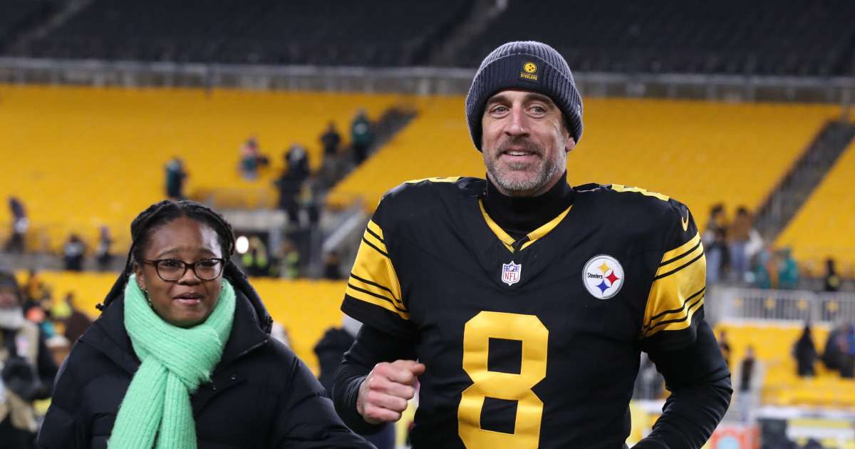 Steelers QB Aaron Rodgers' Postgame Interaction With Rasul Douglas ...