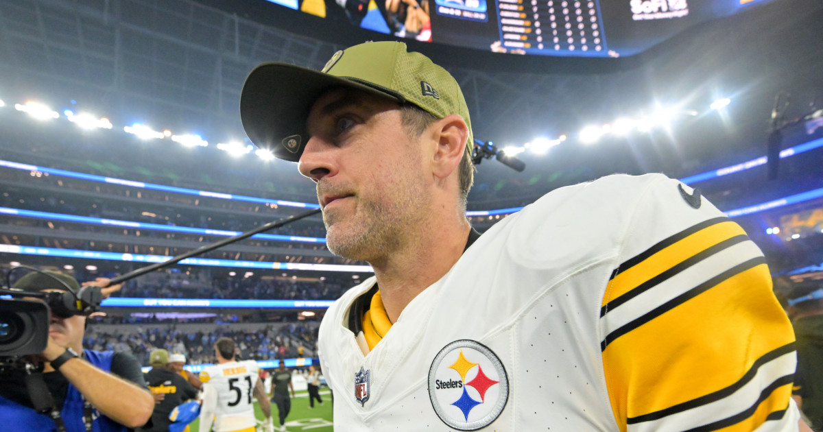 Aaron Rodgers-Lamar Jackson Handshake Surfaces After Steelers-Ravens ...