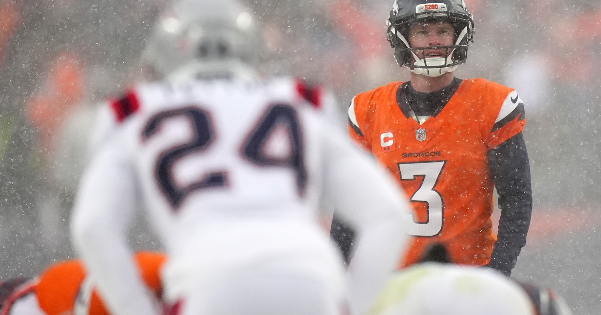 CBS Broadcast Change for Patriots-Broncos Snow Game Draws 3 Complaints ...